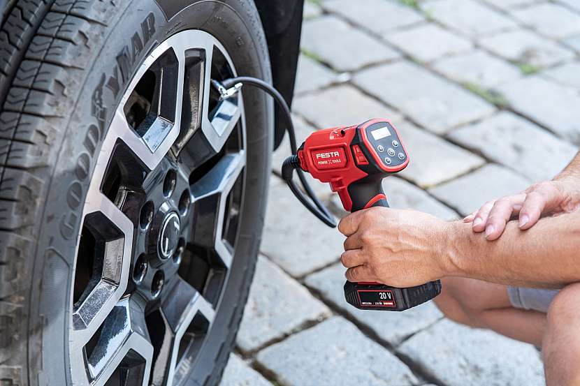 Přenosný kompresor vyřeší spoustu problémů. Ale ne úplně všechny ...